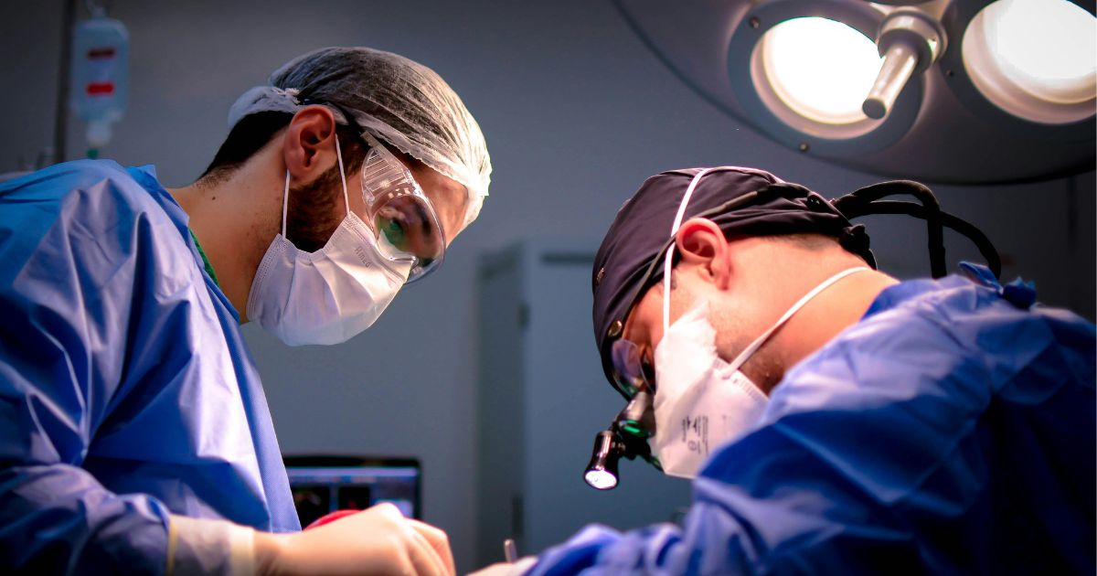 Endoscopic Discectomy Benefits, Risks, and Recovery